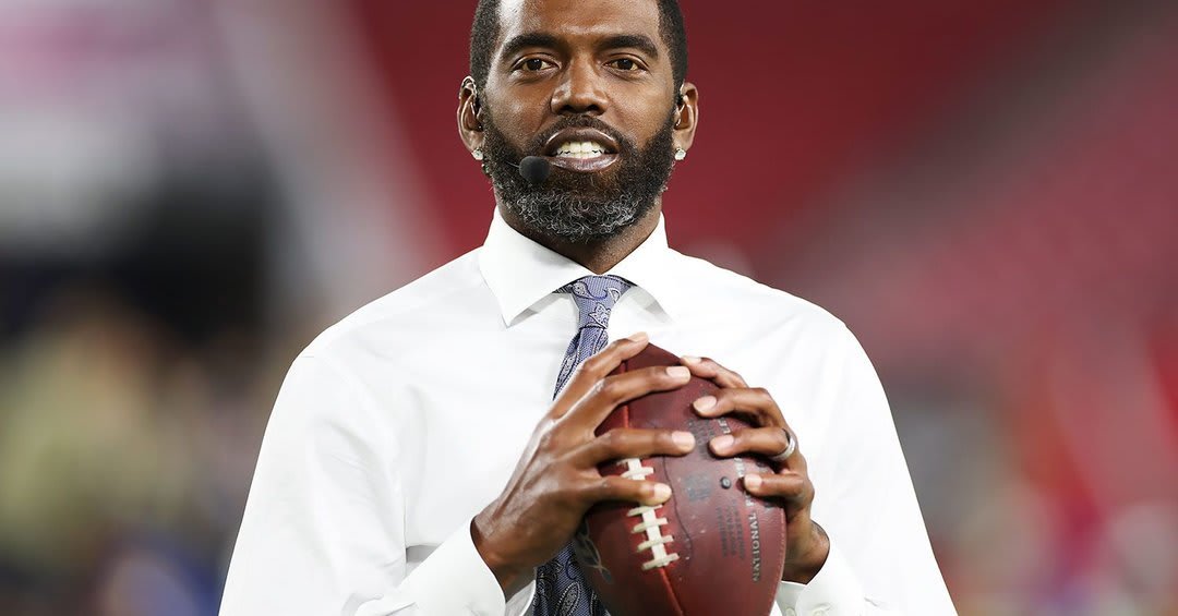Randy Moss Celebrates a Milestone: Completion of Cancer Treatment