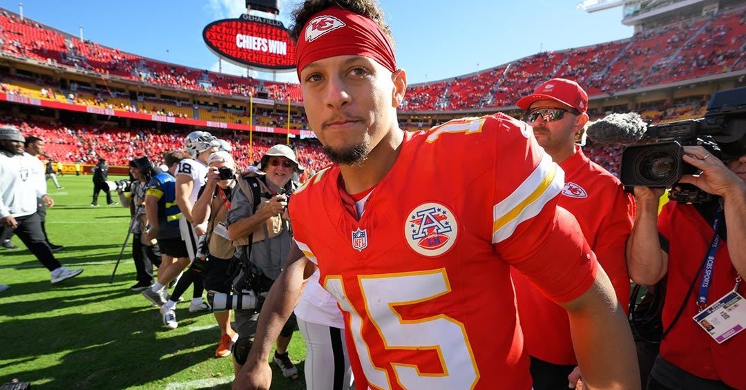 AFC West Showdown: Chiefs Dominate Raiders in Stunning Victory