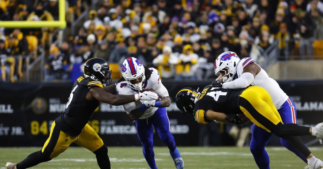 Steelers Lead 7-0 After Officials Fail to Enforce Personal Foul