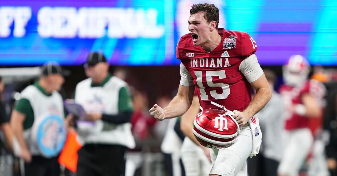 Fernando Mendoza's Mom Celebrates His Miami Homecoming
